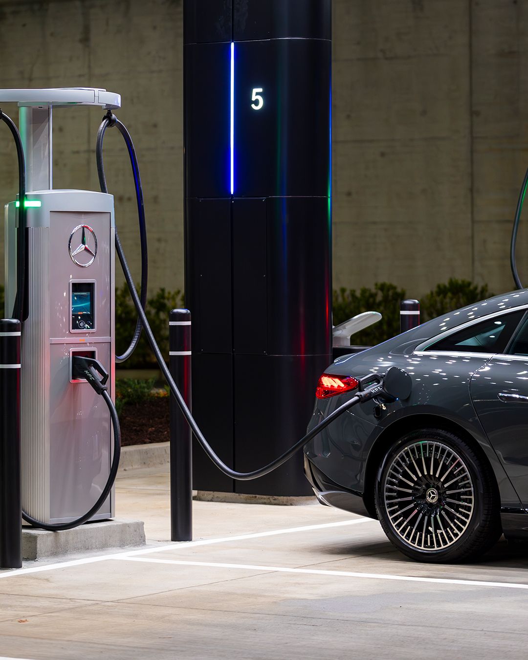 Mercedes-Benz EV Charging Hub