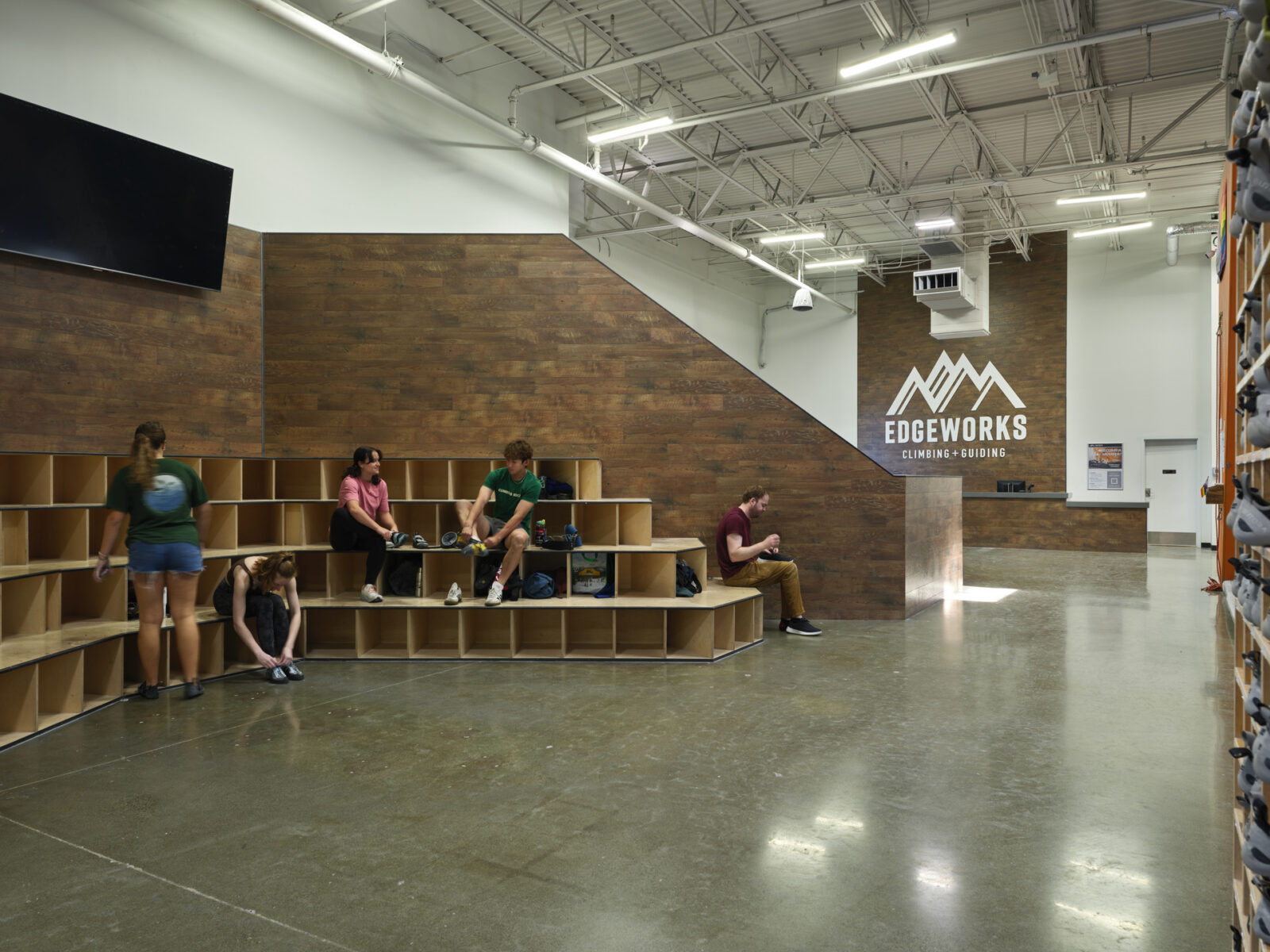 Edgeworks Climbing & Fitness at Crossroads - MG2