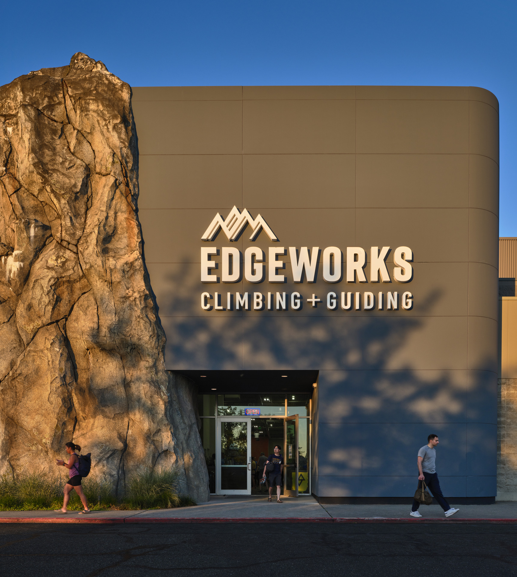 Edgeworks Climbing & Fitness at Crossroads - MG2